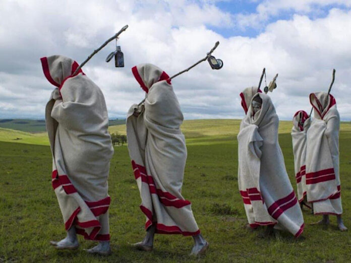 Kudutshulwe kwabulawa abesilisa (3) kwesokusoka e-EC | Scrolla Izindaba