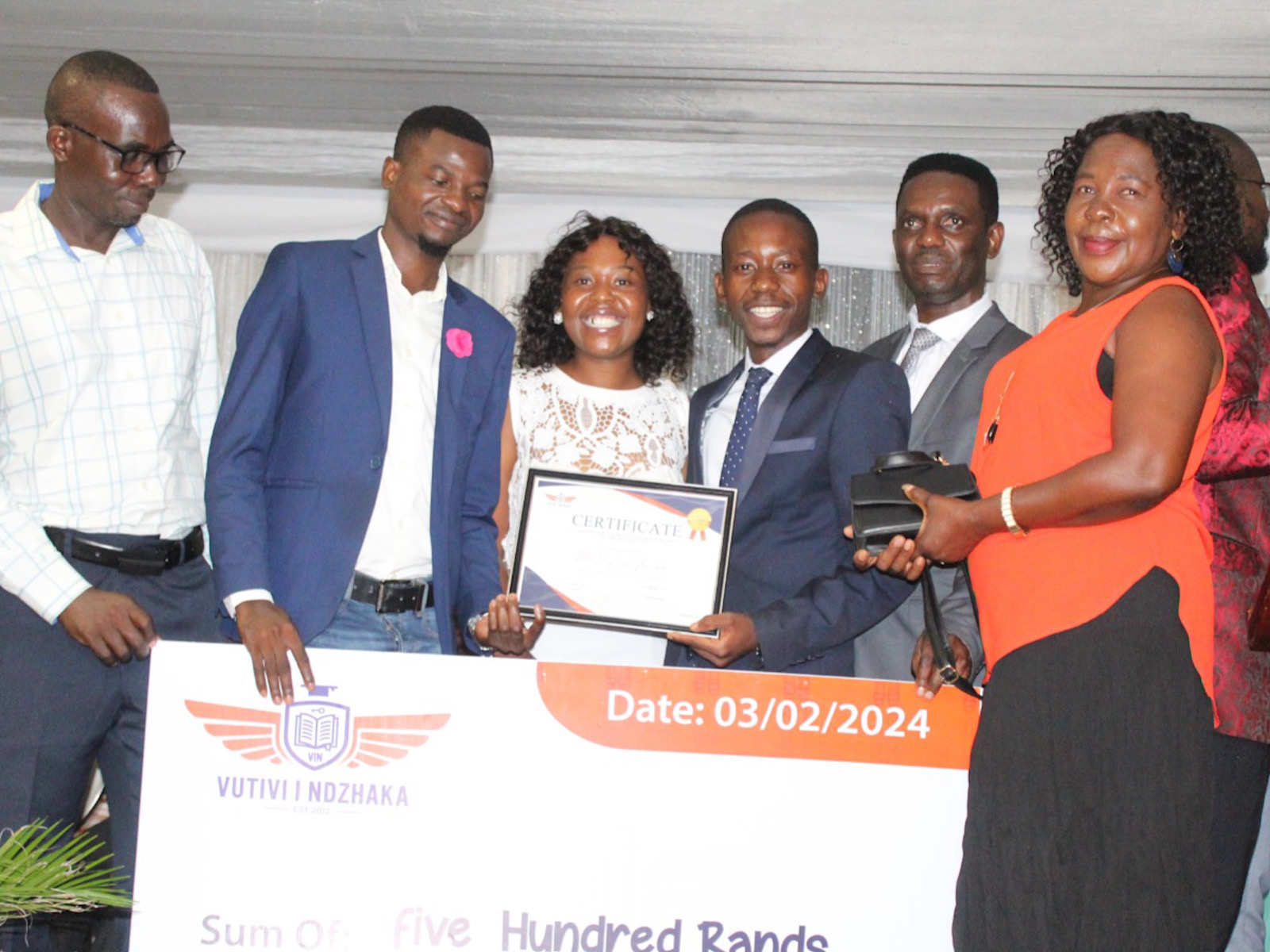 Ugila izimanga uthisha oyivolontiya waseLimpopo okhipha o-100% ...