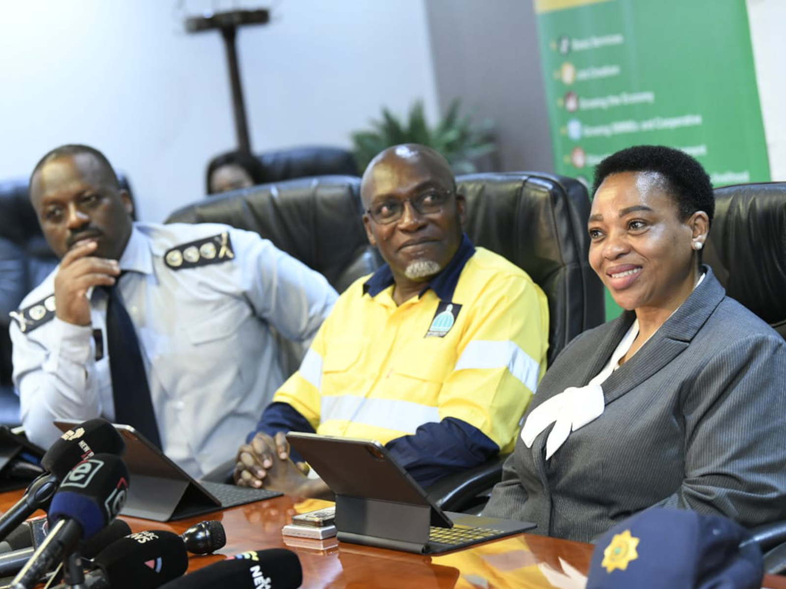 Bazowukhomba onotshwala abasebenzi abatelekile boweTheku: Dube-Ncube ...