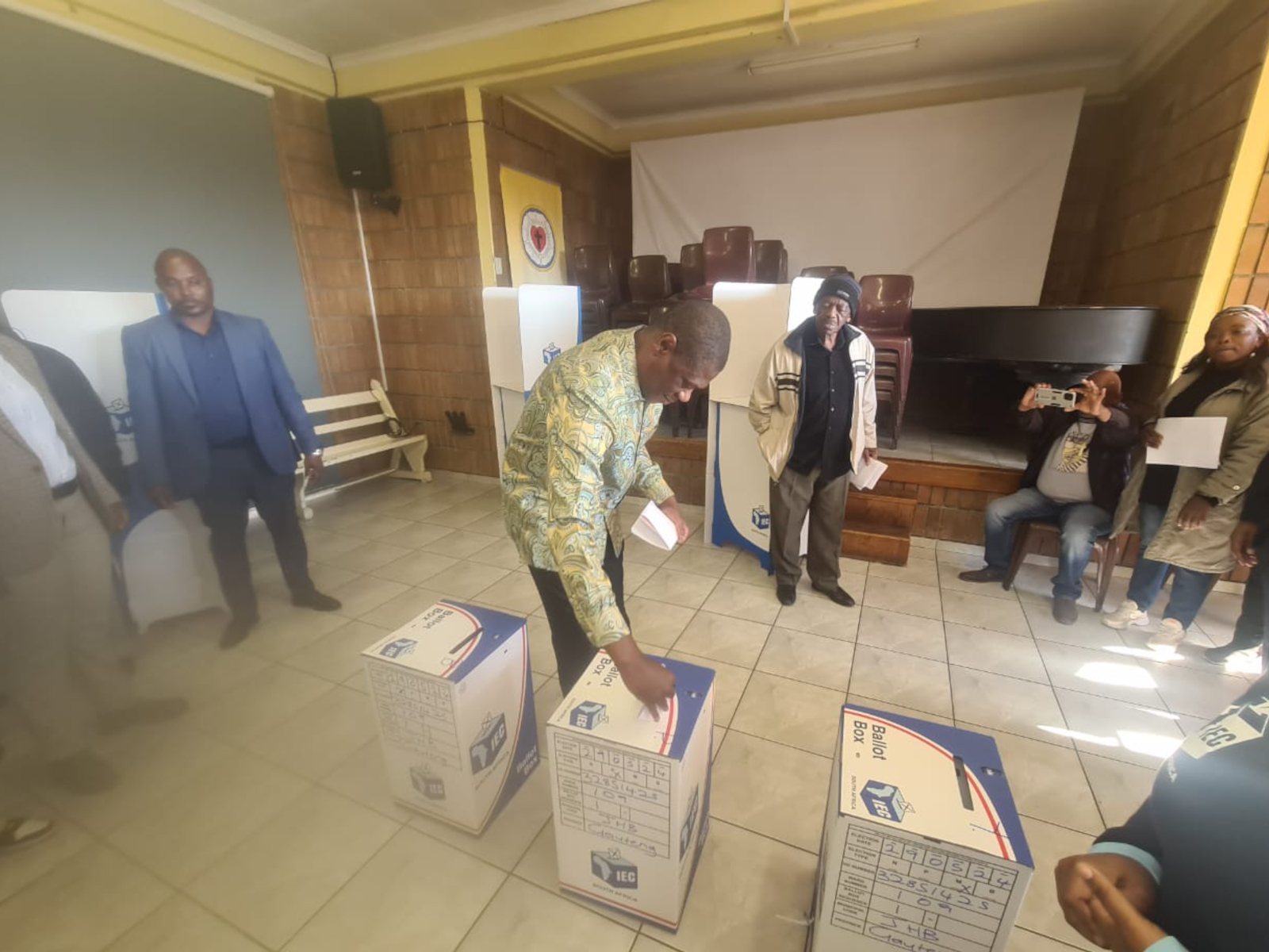 IPhini likaMengameli uMashatile usevotile | Scrolla Izindaba