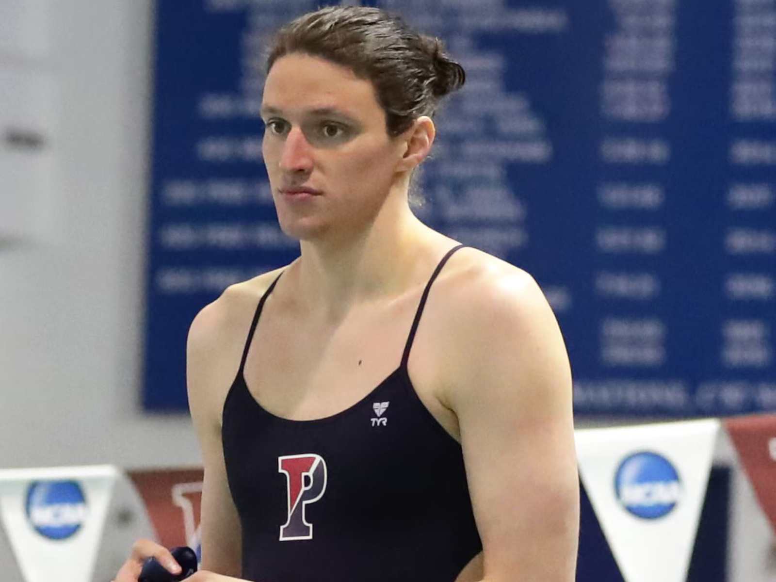 ULia Thomas ozishintshe ubulili uvinjelwe ukungenela ama-Olympics ...