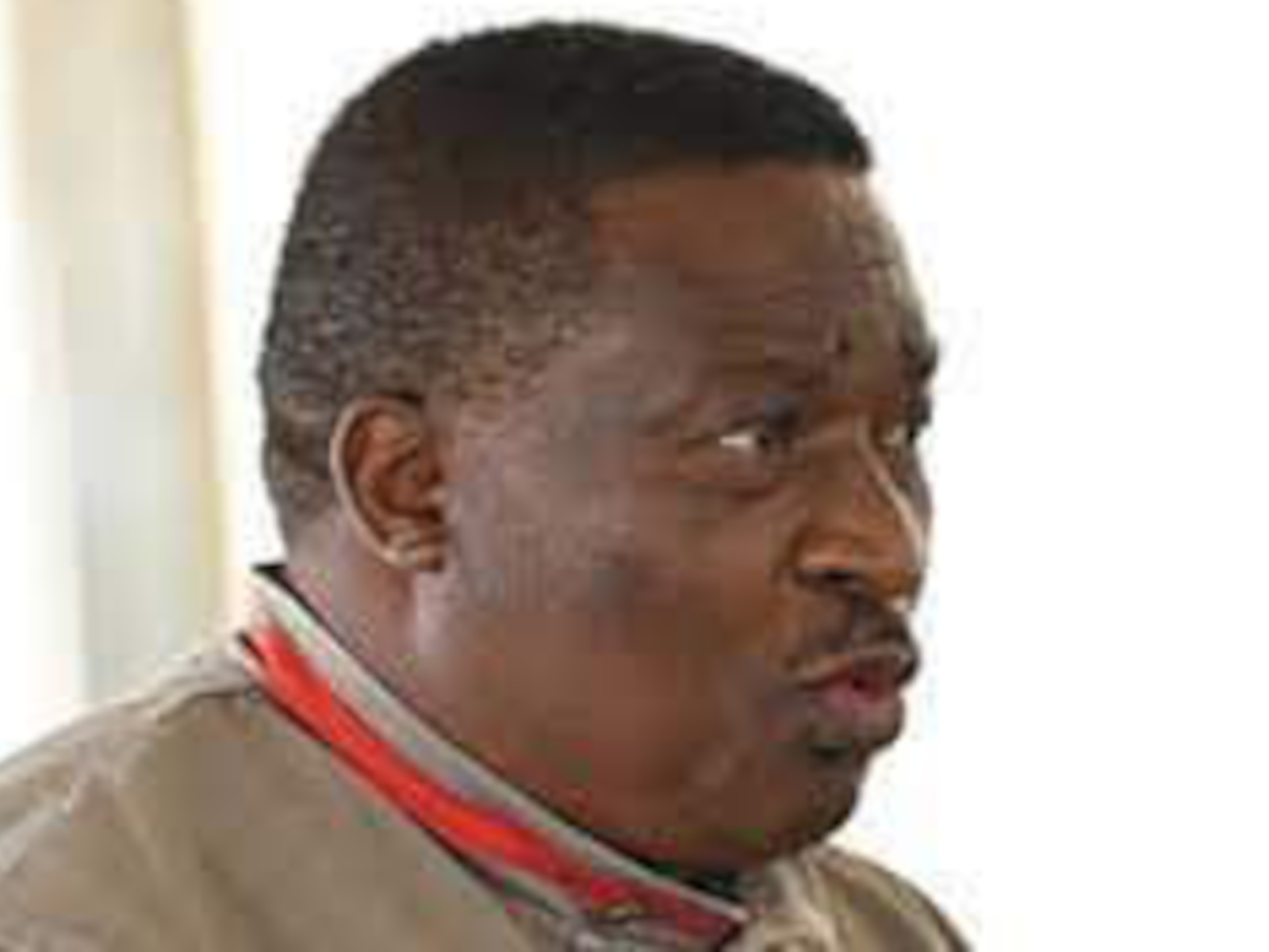 Izicishamlilo zihlenge isigodlo saKwaPhindangene oLundi | Scrolla Izindaba