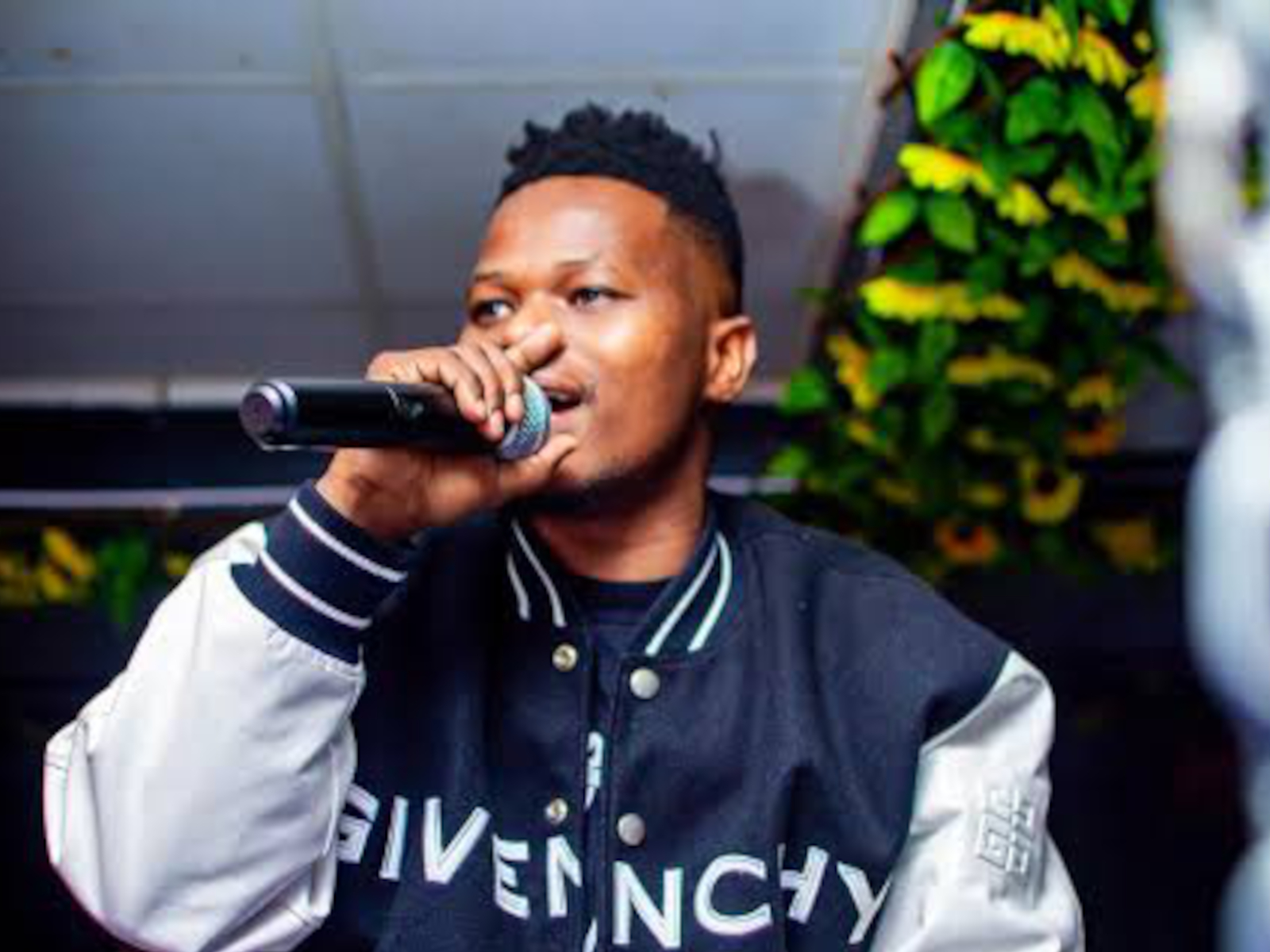 Isihlabani somculo woKholo siyaveva ngabazalwane abasibiza ngedimoni ...