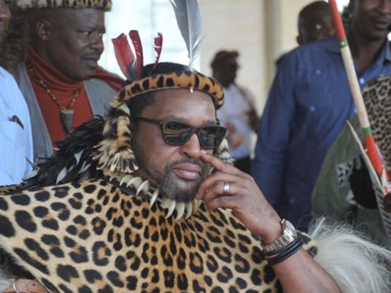 Isilo sitshele uNgqongqoshe wezokuBuyiswa koMhlaba ukuthi kukhala ...