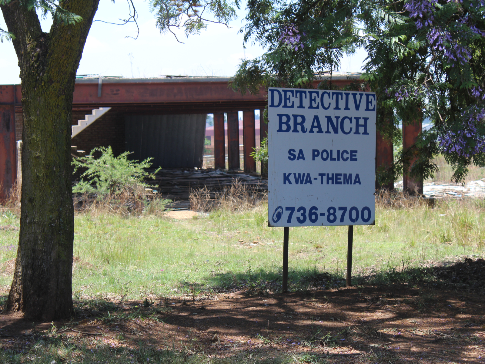 Isiteshi samaphoyisa sidonsa kanzima njengoba siphelelwe iphepha ...