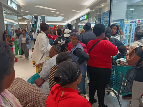 Zikhathele izaguga ukuma ulayini wamakhadi akwa-SASSA | Scrolla Izindaba