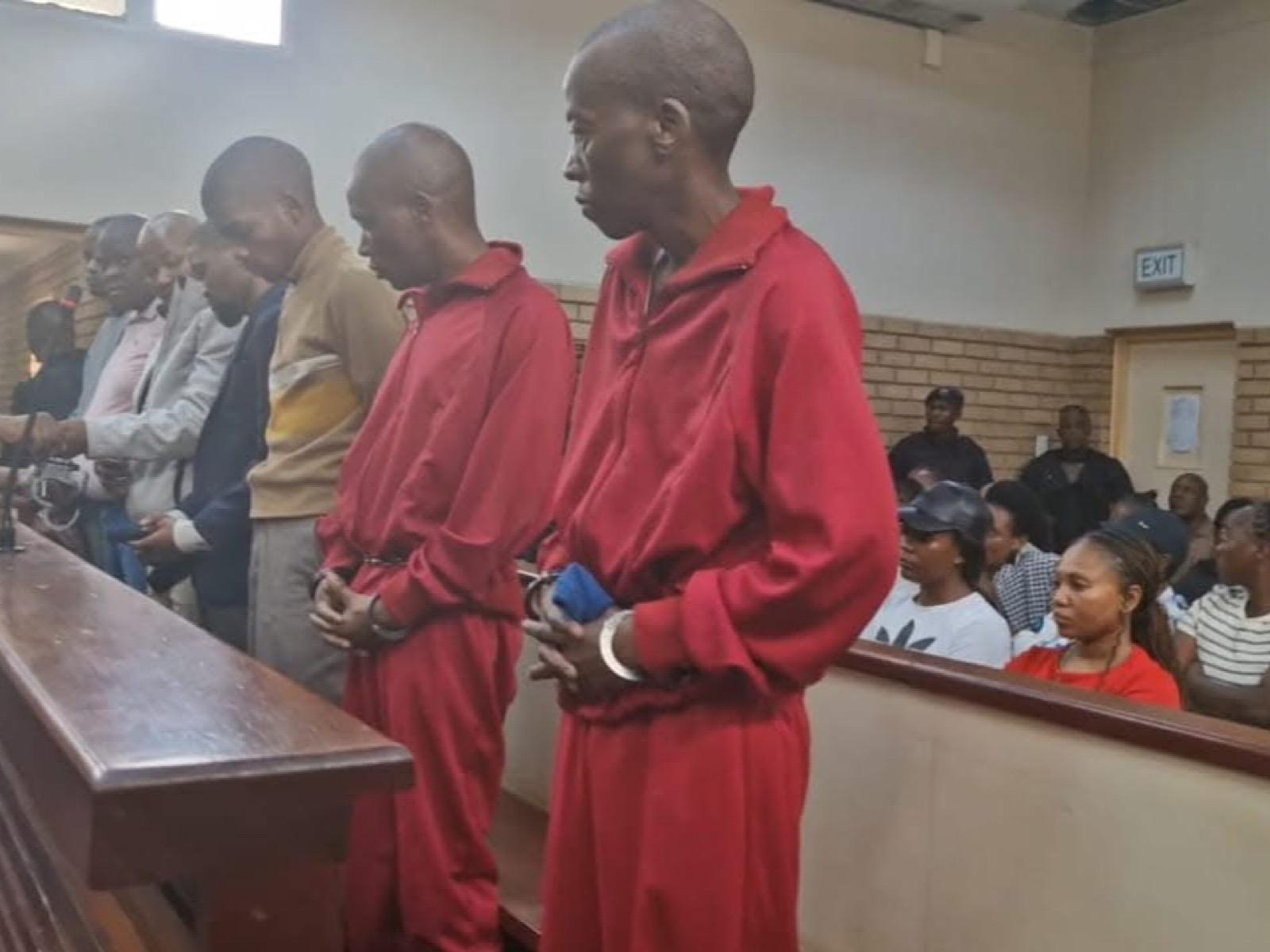 I-NPA ihoxise amacala abekwe abasolwa ababili kwelokubulala abantu ...