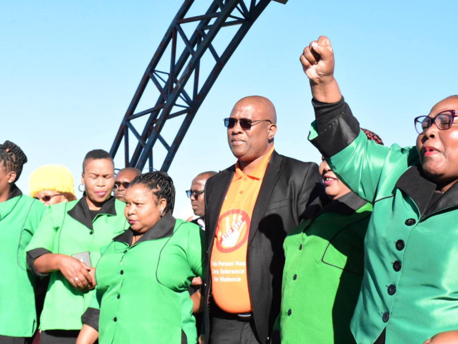 Amacala ahoxisiwe kumama owathola indoda idlwengula indodakazi yakhe ...