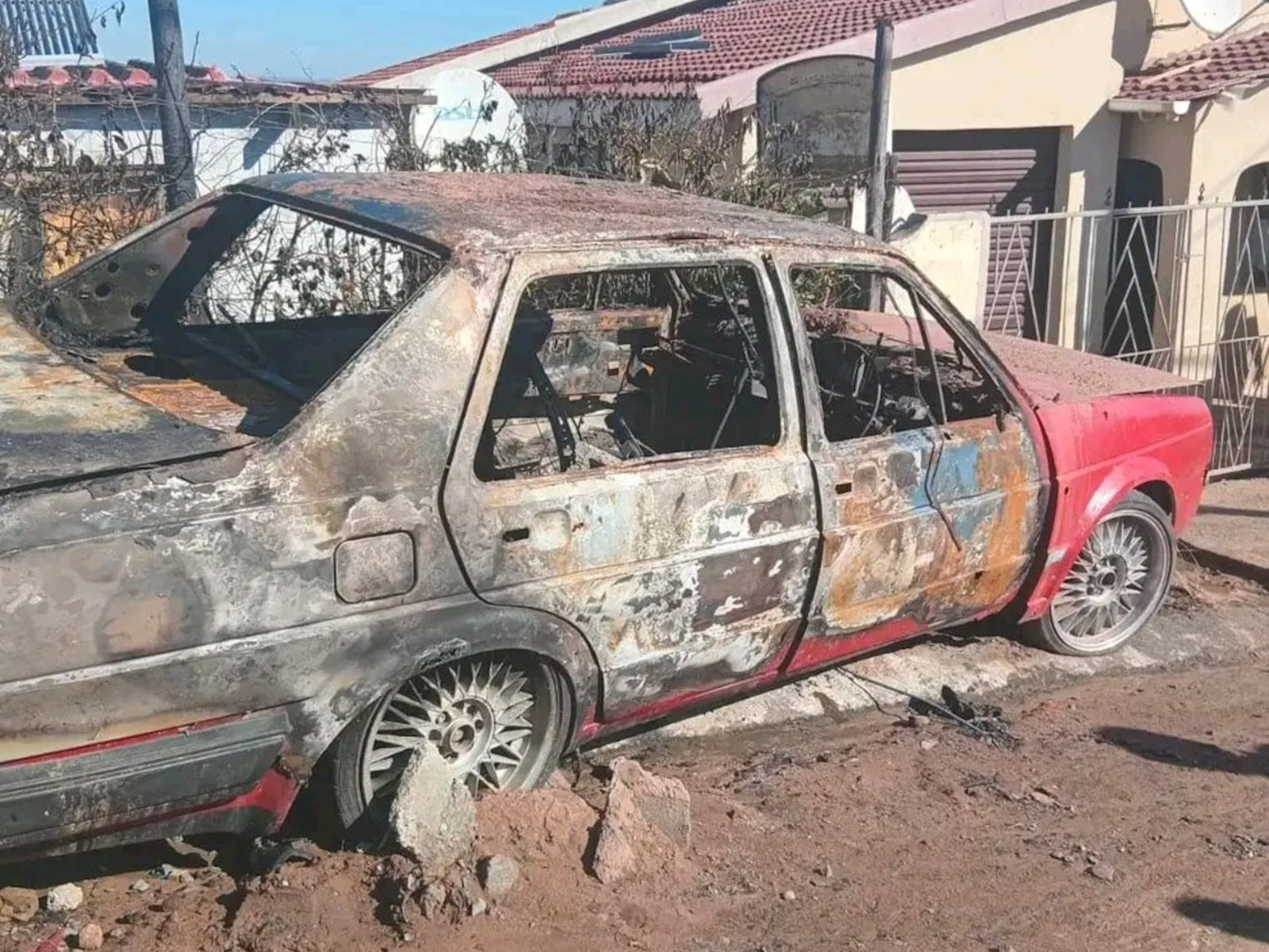 Impi ka-R200 iphethe ngokushiswa kwemoto yomndeni wase-Waterloo ...