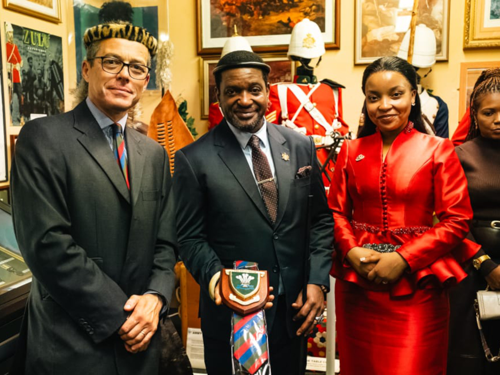 ISilo sikhumbuze amaNgisi impi yaseSandlwane sihlonishwa iPhalamende ...