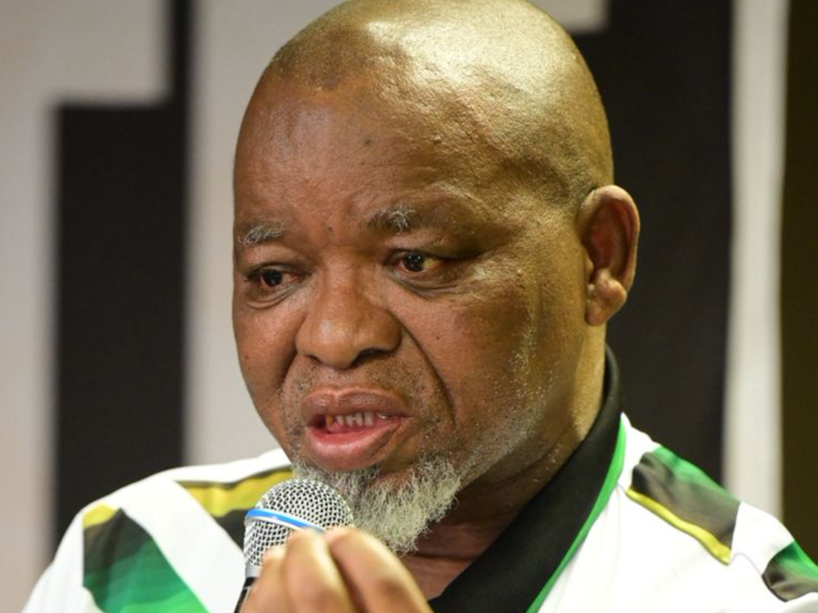UMantashe uthi iNingizimu Afrika kumele izimbele uwoyela | Scrolla Izindaba