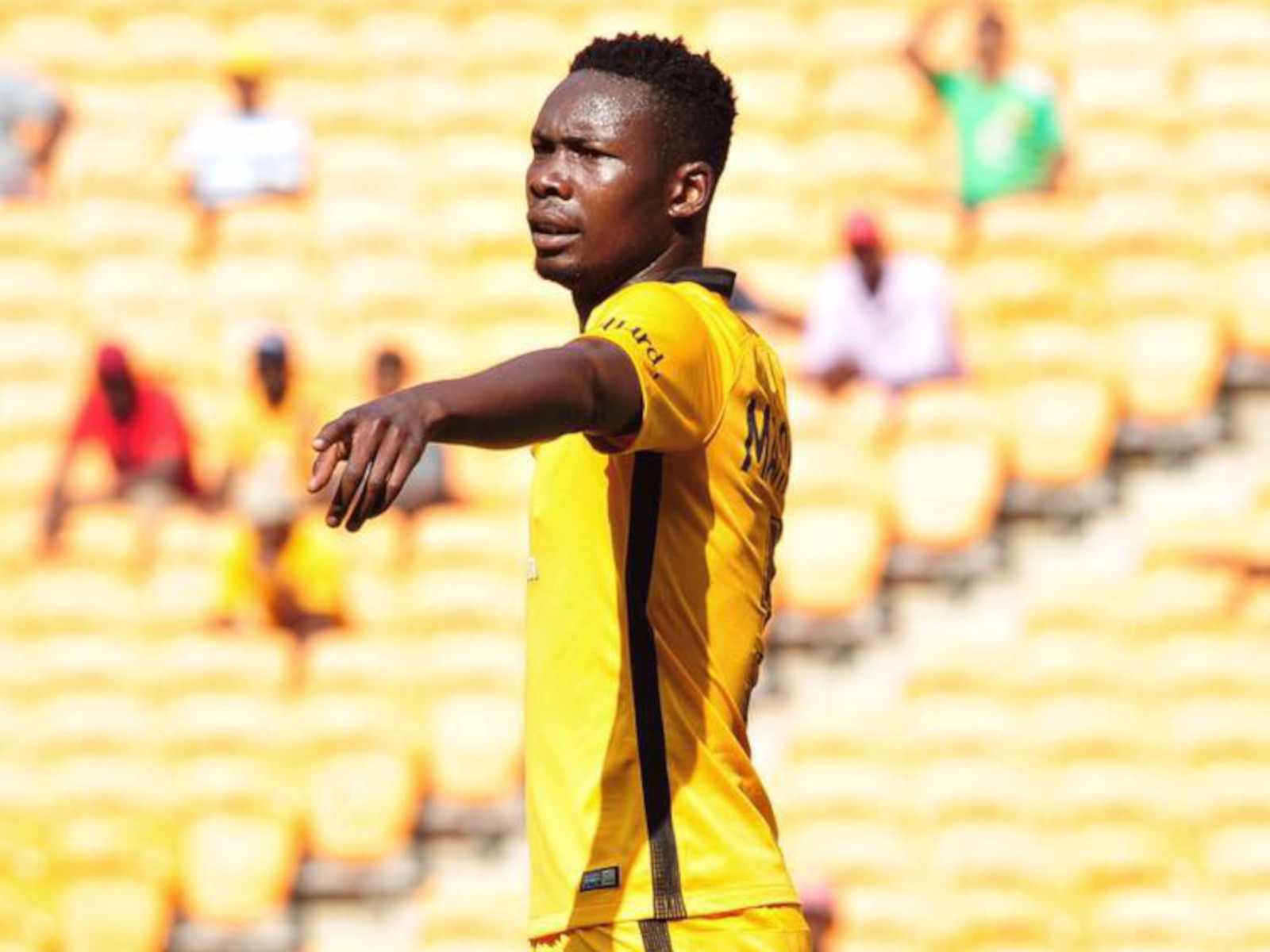 Owayeyisihlabani seChiefs u-Eric Mathoho kusolwa ukuthi ubalekela ...